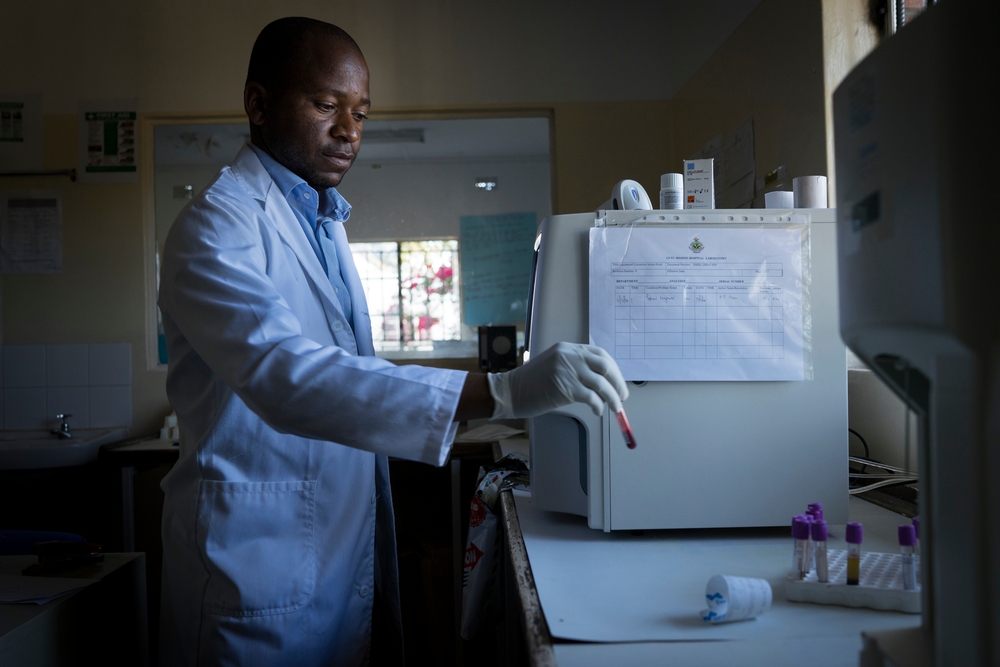 5 femmes face au cancer du col de l'utérus: voici comment MSF les aide ...